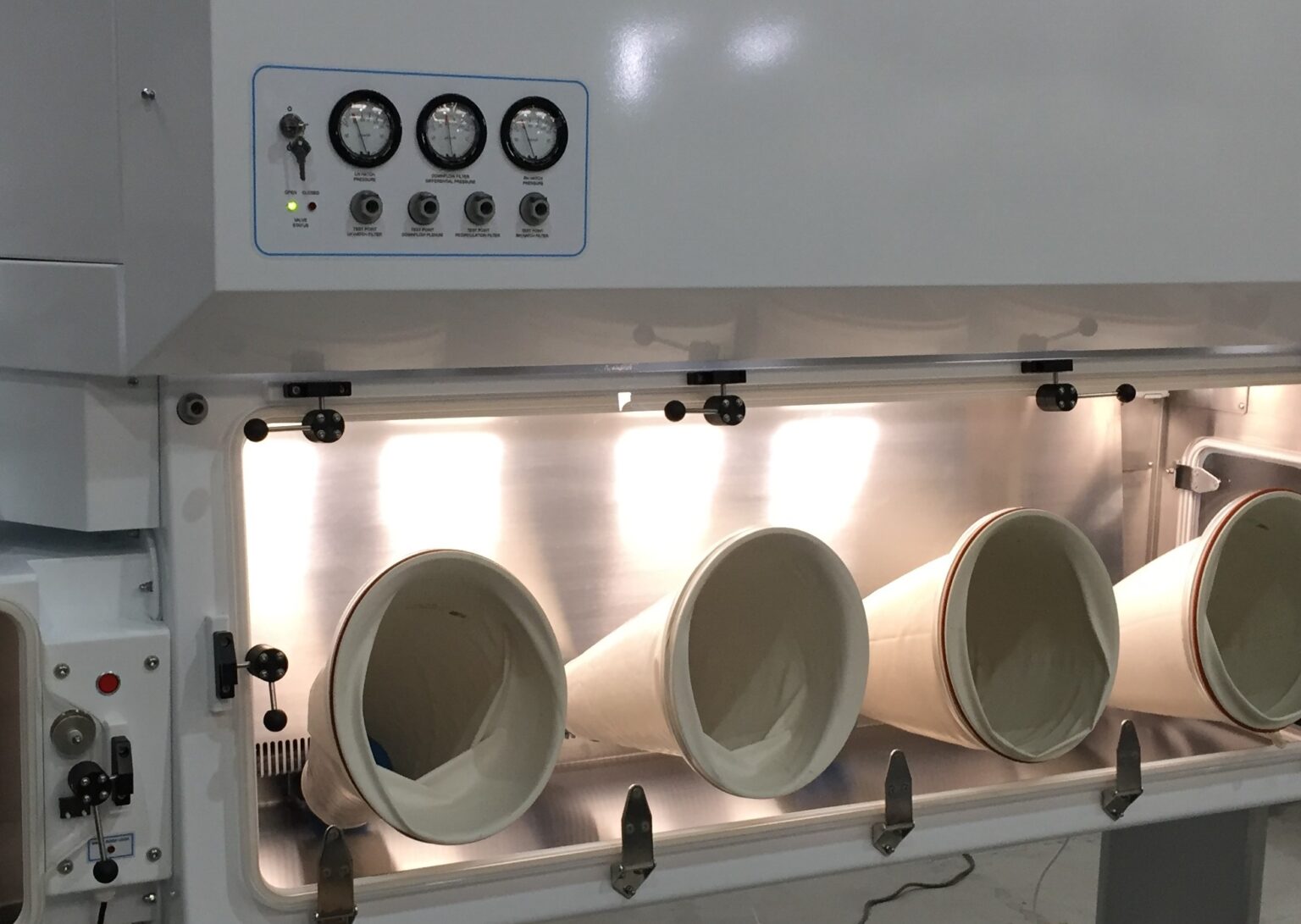 Pharmacy Isolators | Laboratory Equipment | LAFtech Aus & NZ