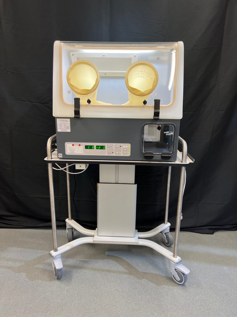 Pharmacy Isolators | Laboratory Equipment | LAFtech Aus & NZ